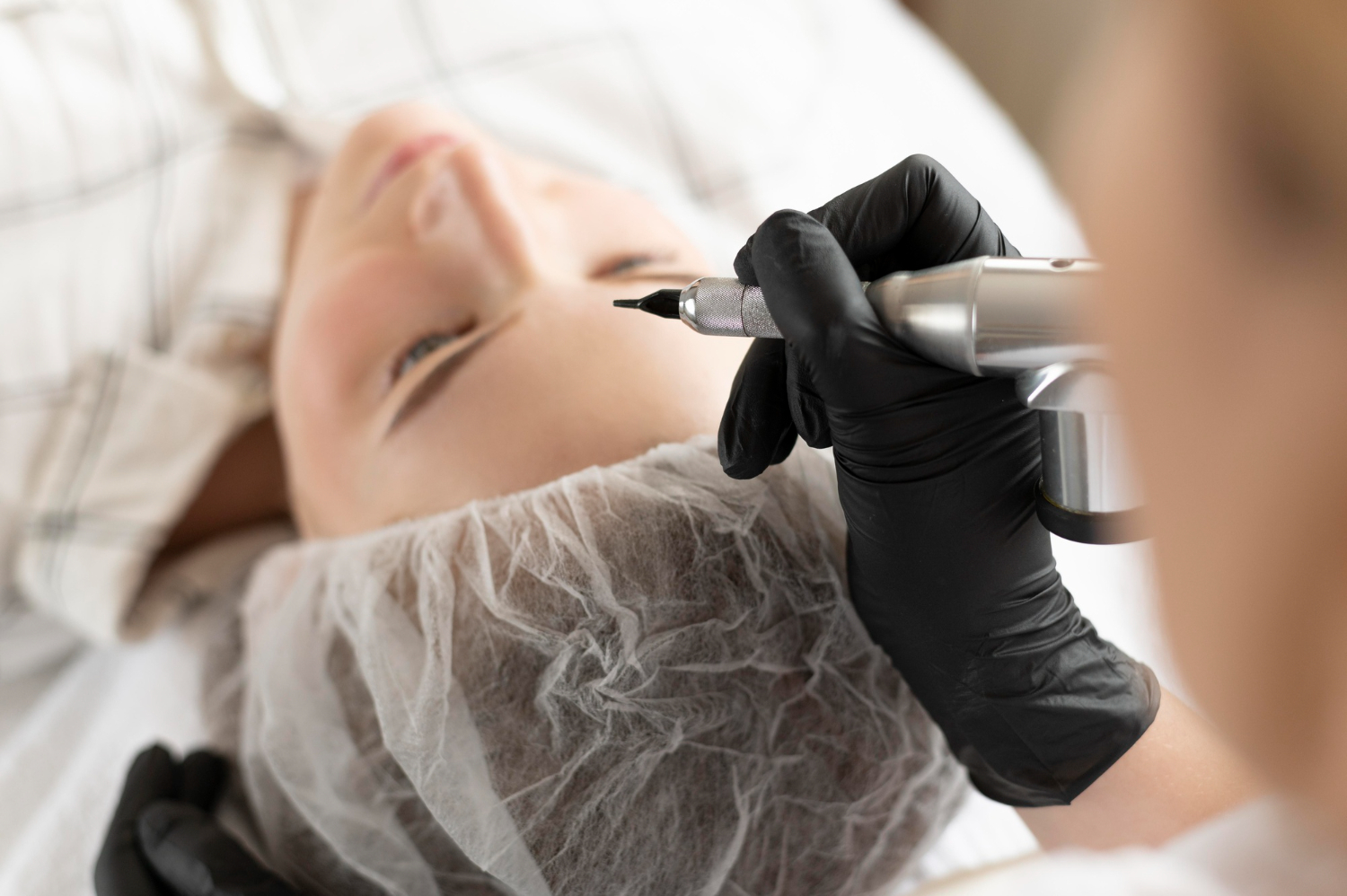 Microblading Eyebrows: Understanding the Procedure's Timeline